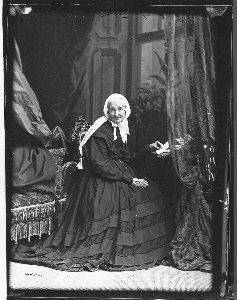 ‘Two Years of Sable Gloom’: The Stages of Victorian Mourning – Grave ...