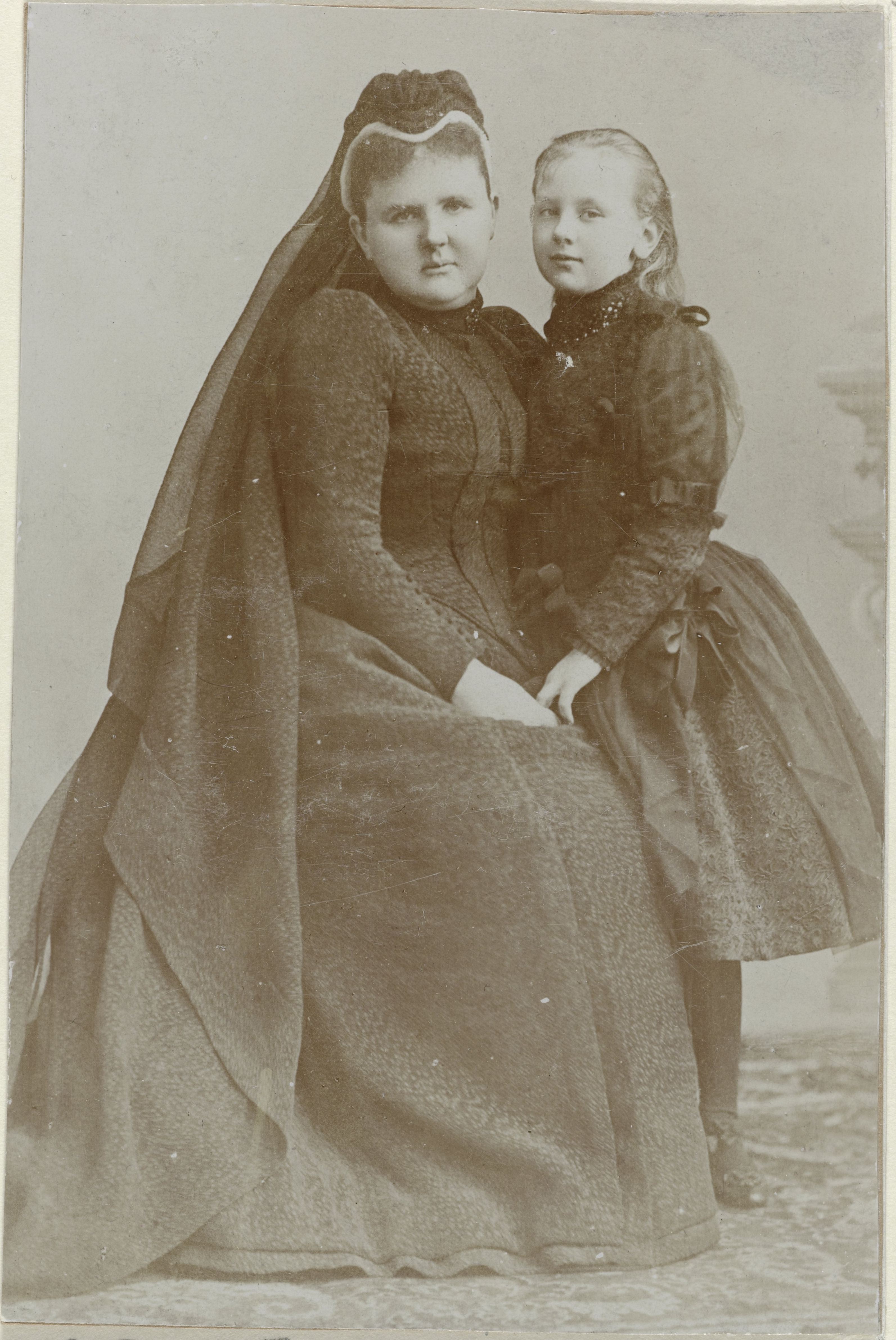 ‘Two Years of Sable Gloom’: The Stages of Victorian Mourning – Grave ...