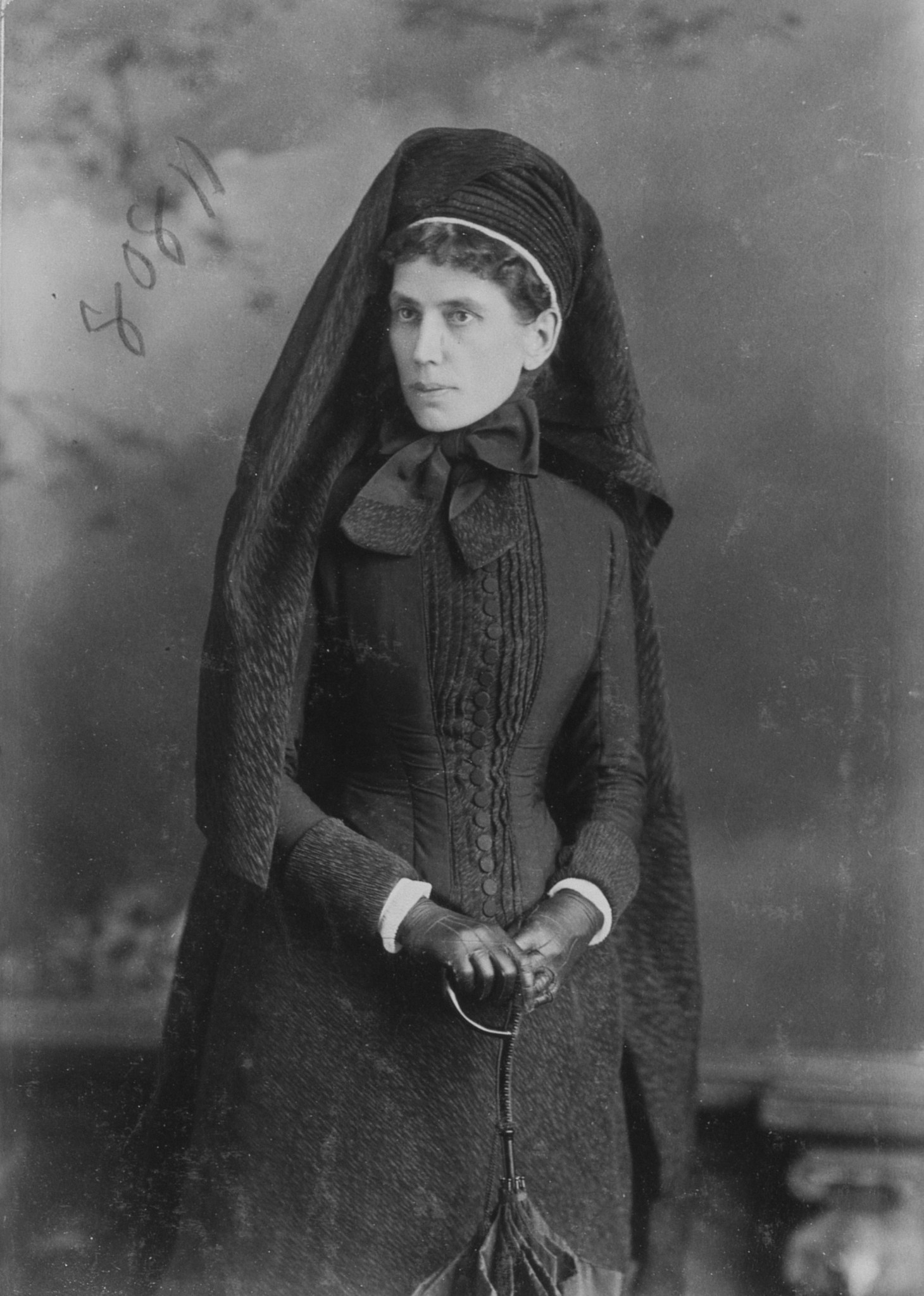 ‘Two Years of Sable Gloom’: The Stages of Victorian Mourning – Grave ...